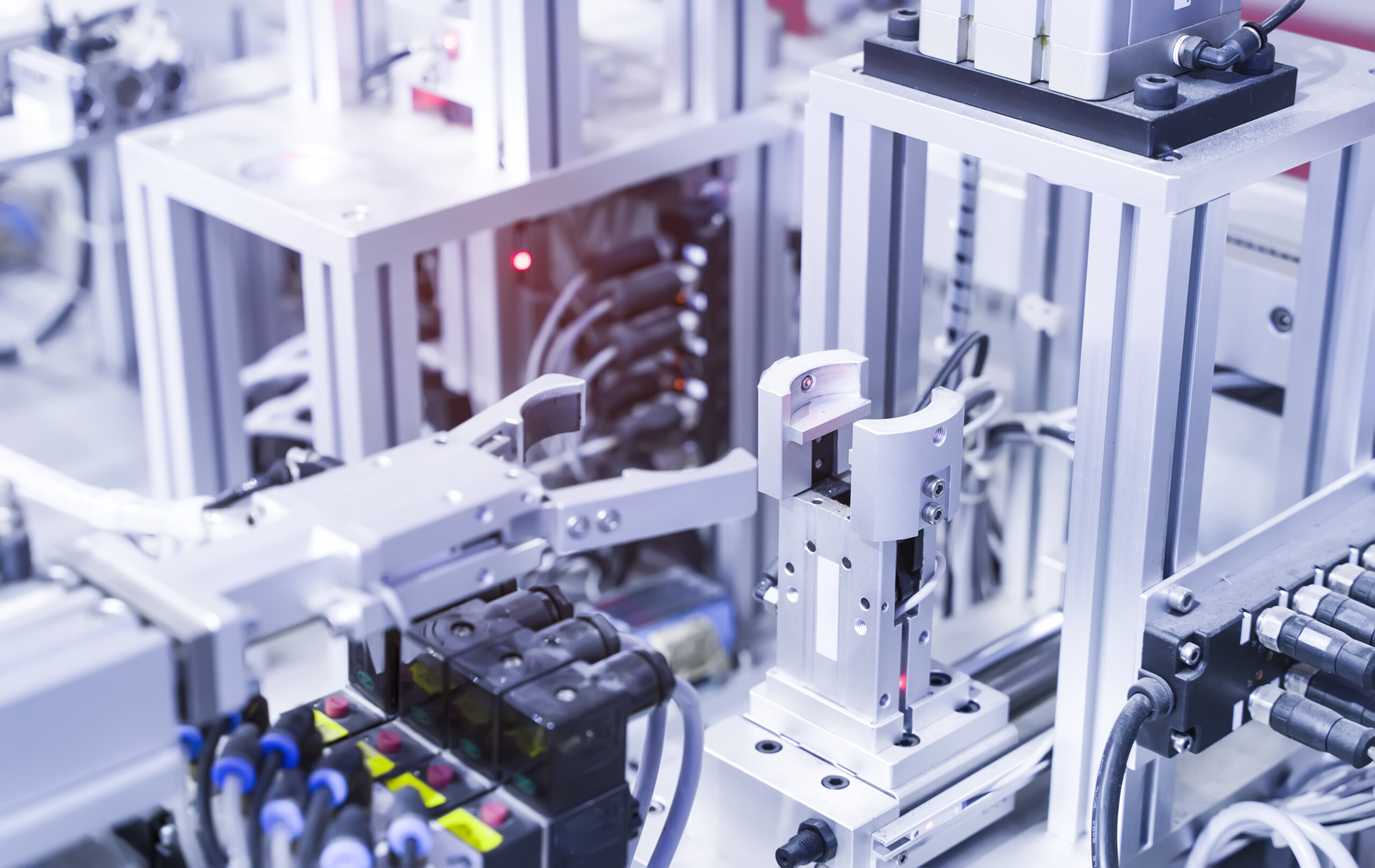 Nos solutions professionnelles et qualifiées en électricité et automation